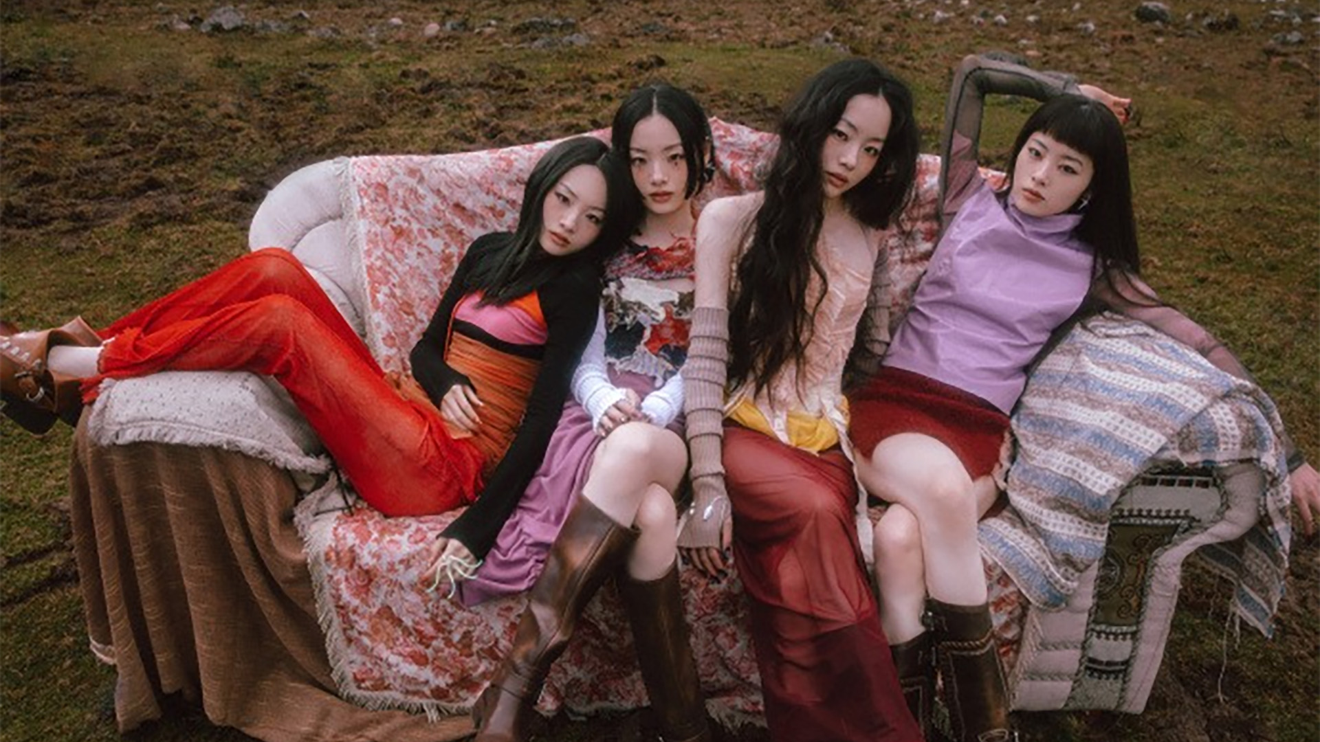 24-Year-Old Quadruplets In China Form Band - 8days