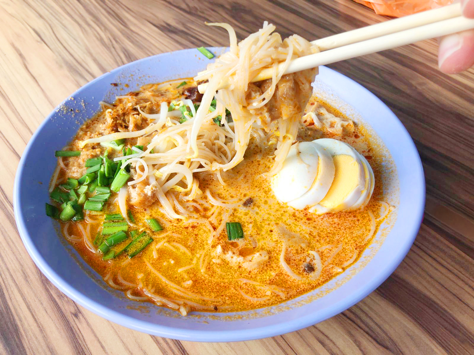 Cheap and filling S$3.50 mee siam from no-frills stall that opens at 1 ...