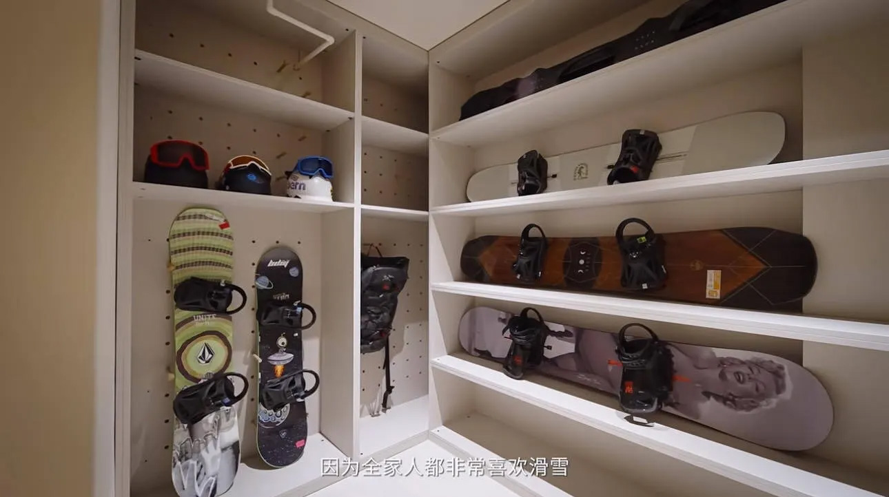 Chinese stars criticised for showing off Beijing mansion where they ...