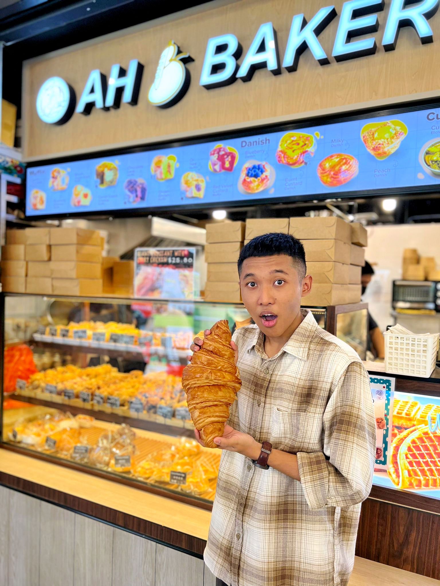 Step Aside Prata, This Bakery Serves Chicken Curry With A Giant ...