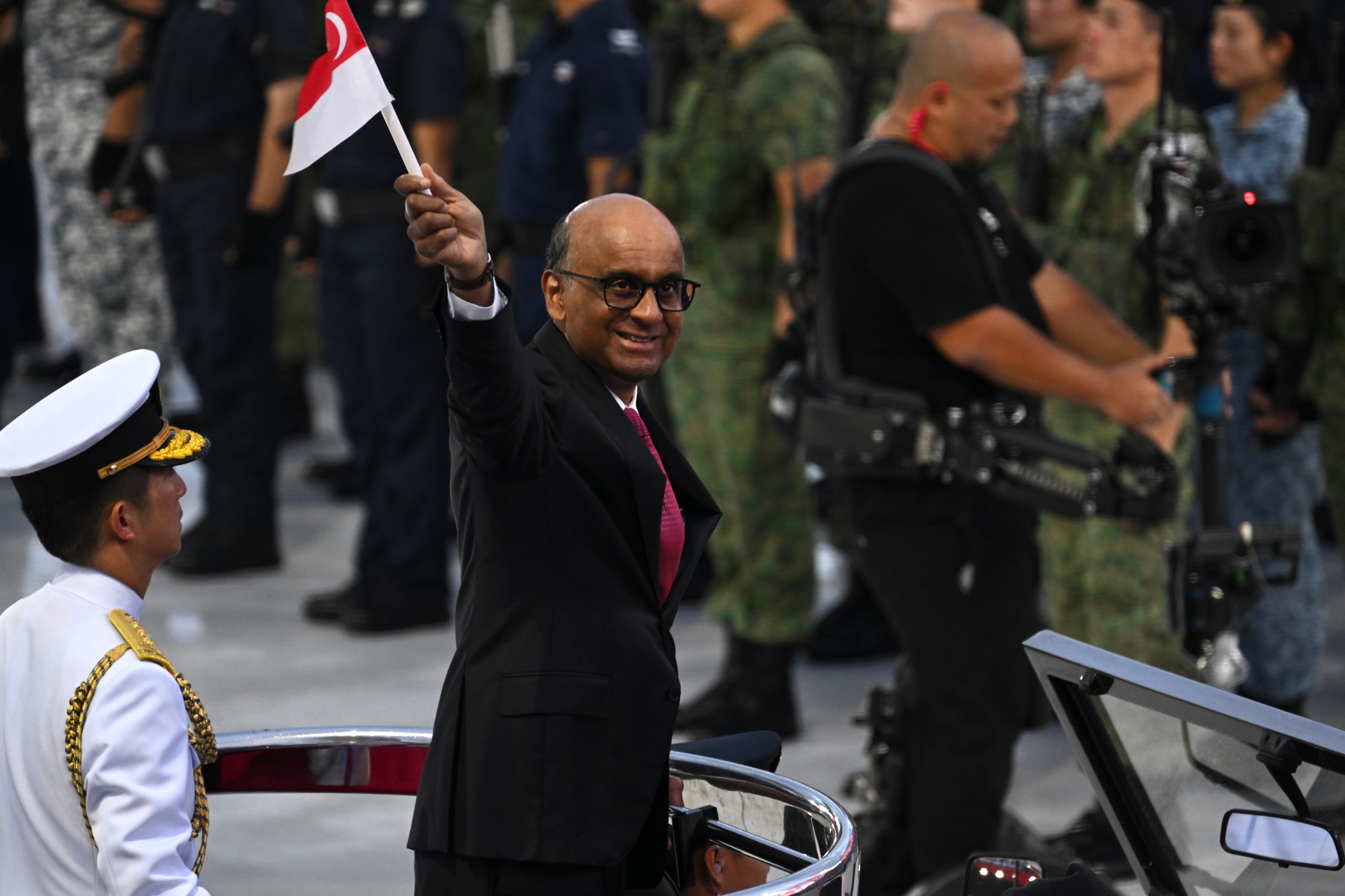 தேசிய தின அணிவகுப்பில் அதிபர் தர்மன் சண்முகரத்னம் - Seithi Mediacorp