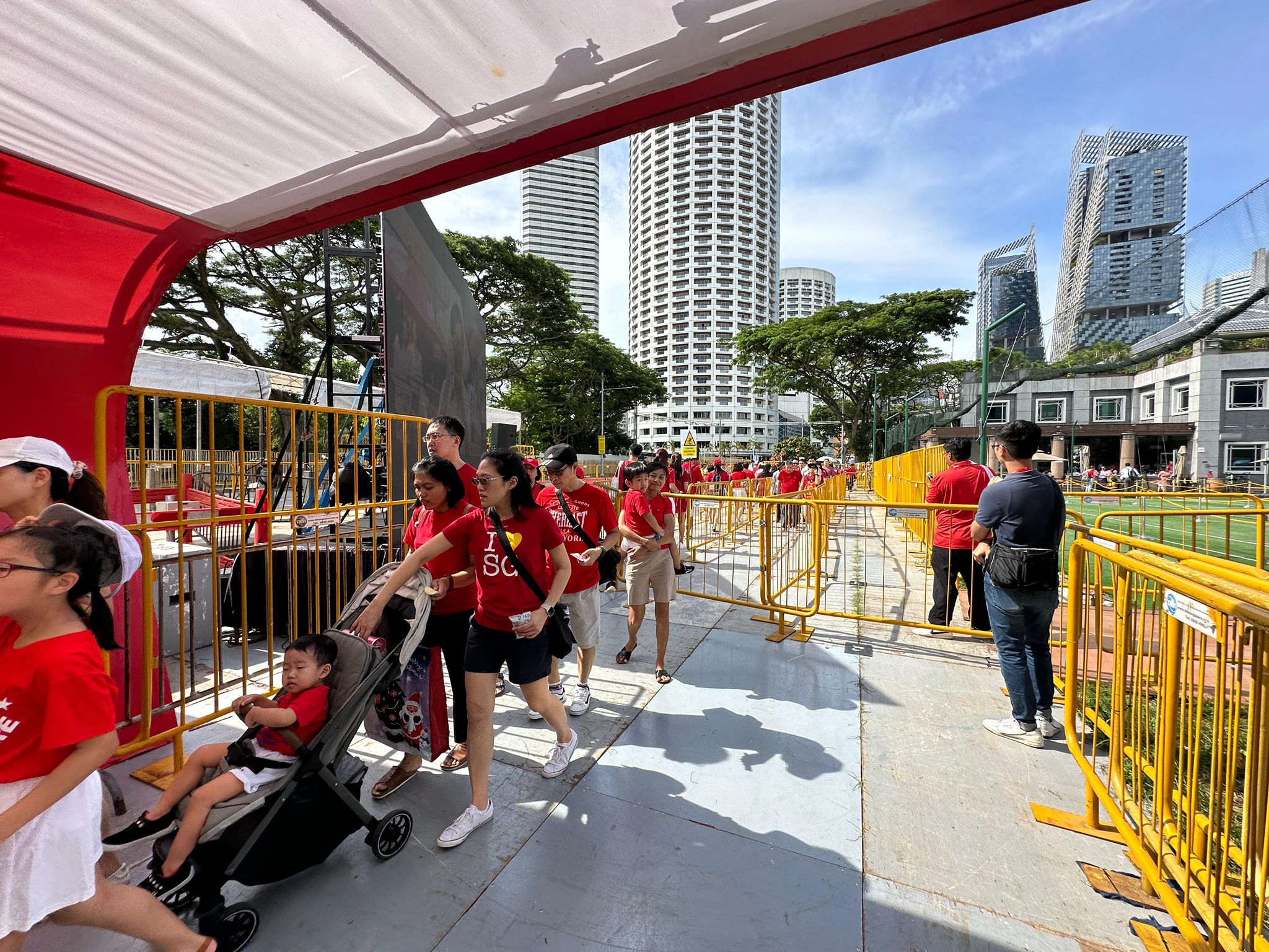 NDP 2024: Proses masuk ke Padang, The Promontory@Marina Bay berjalan ...