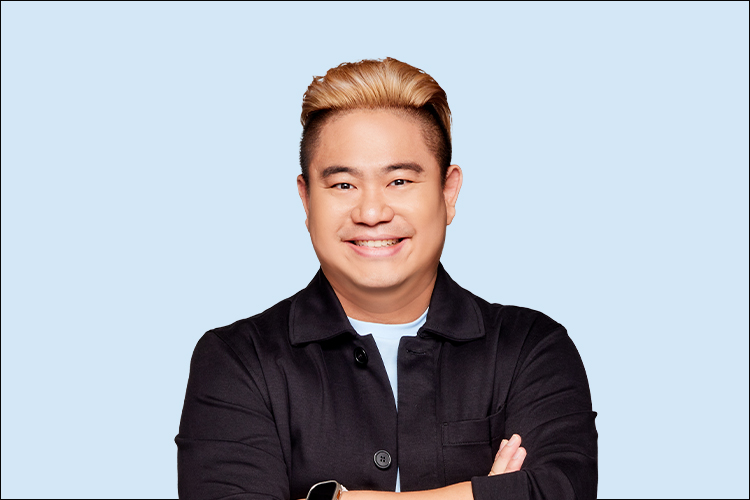 Justin Ang [DJ] melisten